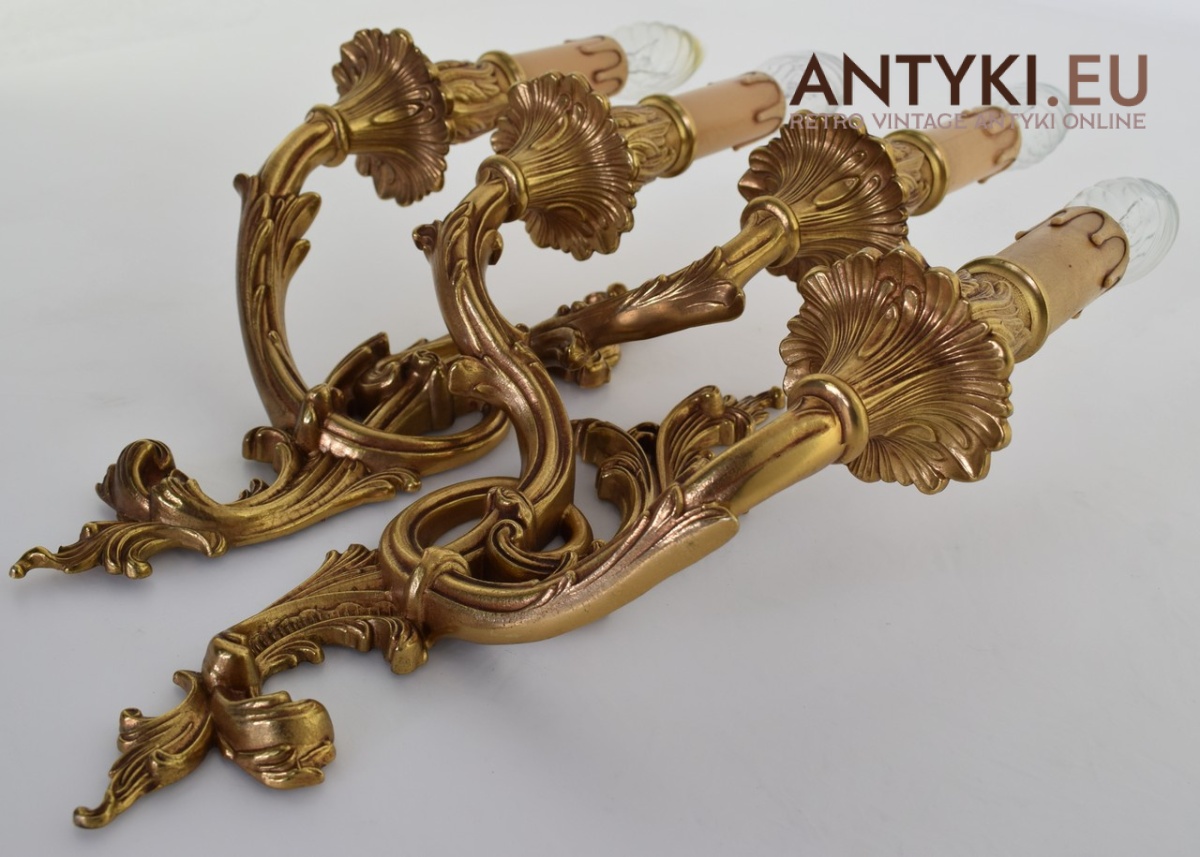 Antyk - złote kinkiety barokowe z brązu. Sygnowane lampy ścienne rococo ...